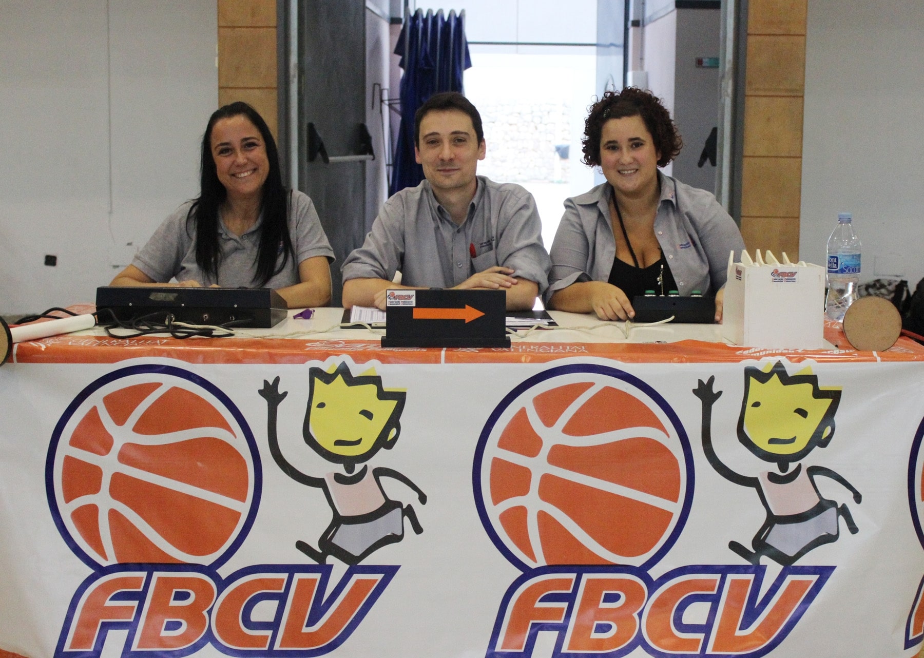Vive el baloncesto como árbitro y oficial de mesa - FBCV